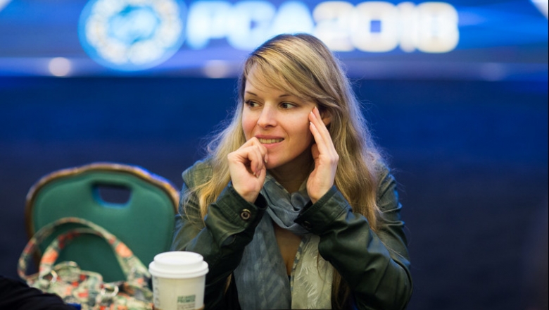 María Lampropulos, la bonaerense que conquistó el mundo de los naipes ...