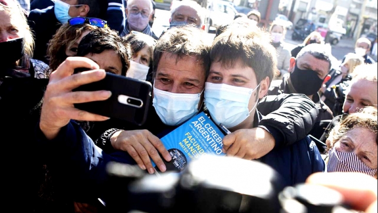 Manes visitó Olavarría y Azul: “Que el voto popular defina el liderazgo ...