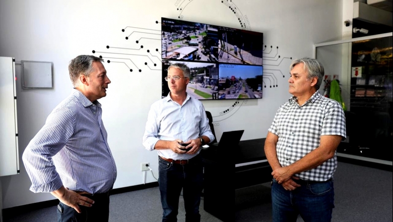 Compromiso local: Gray supervisó las obras de refacción del COM de ...